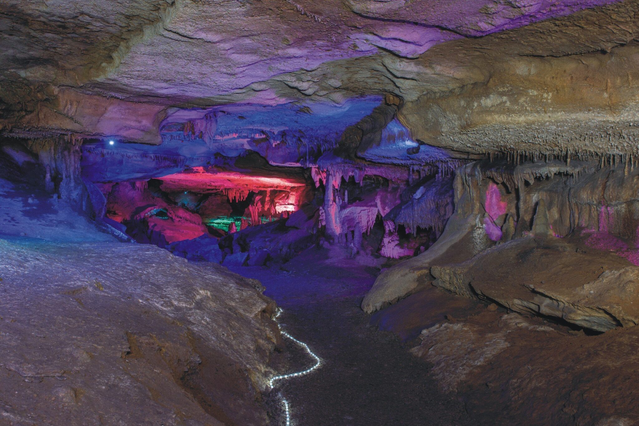 Crystal Palace Walking Tour Walking Tour - Raccoon Mountain Caverns
